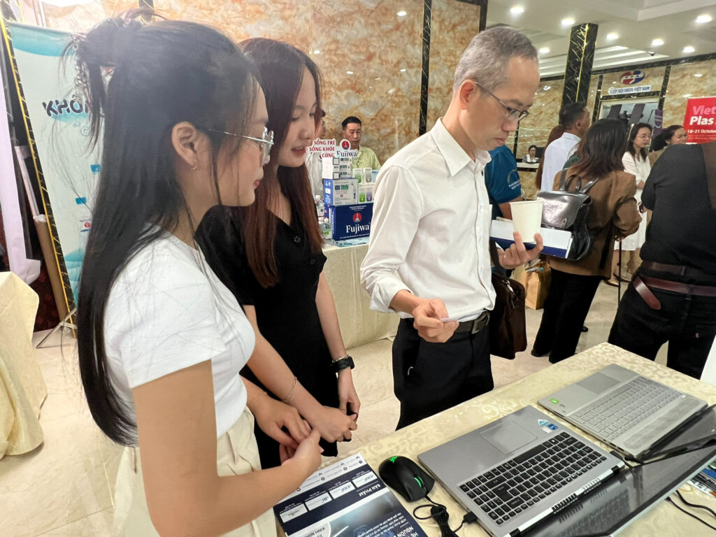 vERP tham gia triển lãm Chương trình hành động Quốc gia về sản xuất và ...